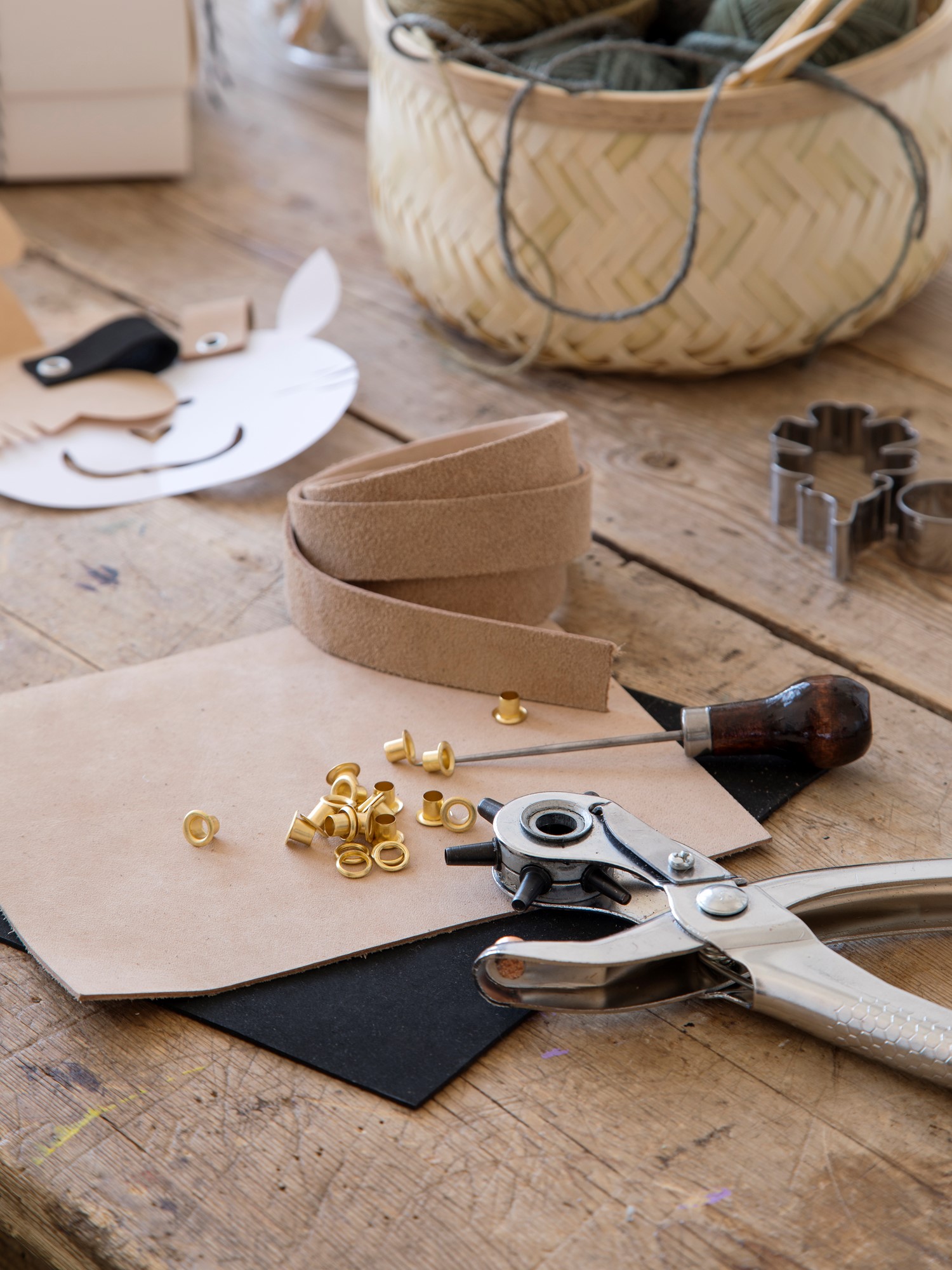 Beervormige leren potloodhouder | DIY-projecten | Søstrene Grene