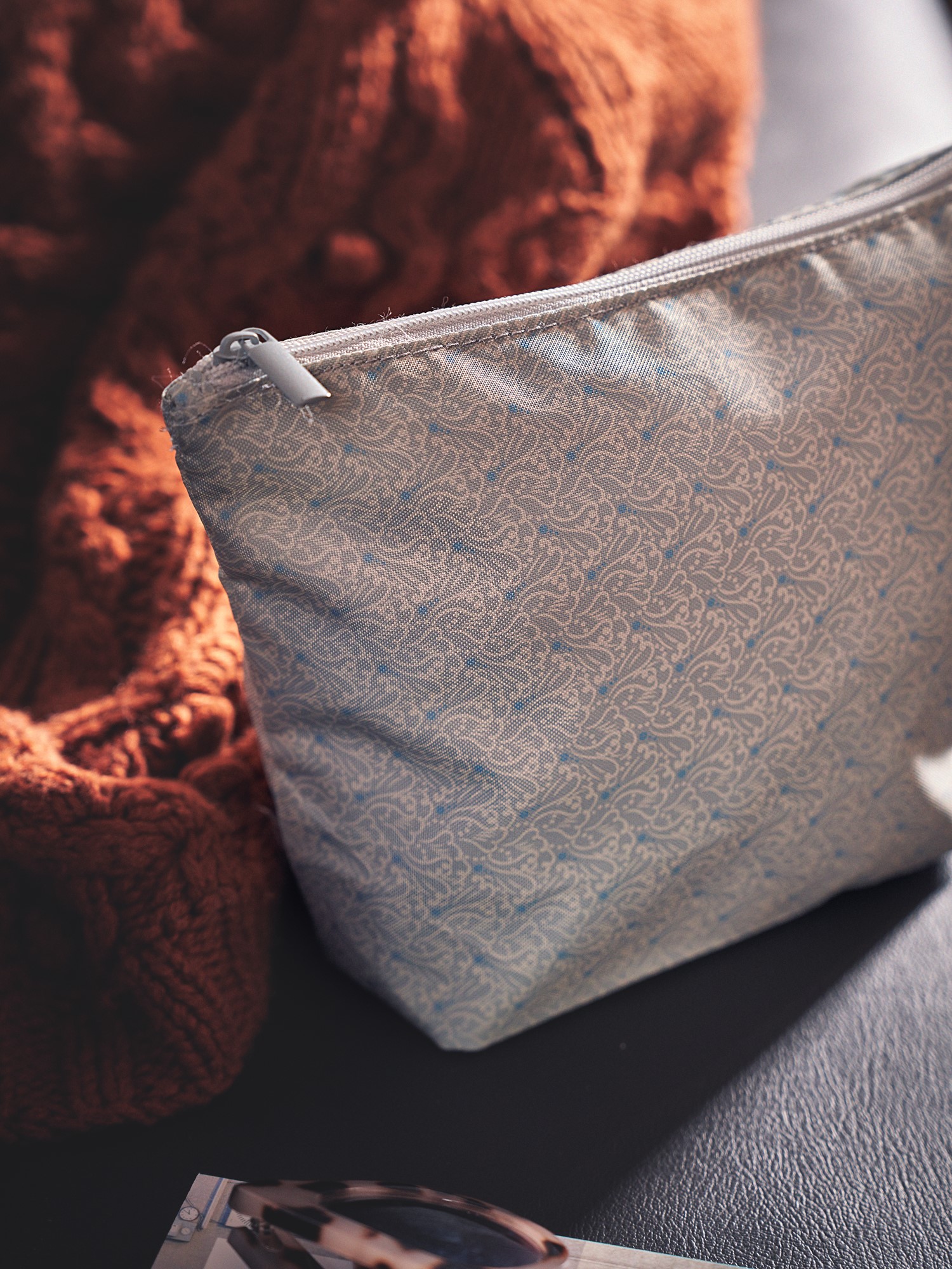 Etui | Nylon. 35,5 x 15 x 24,5 cm. | Silver Grey