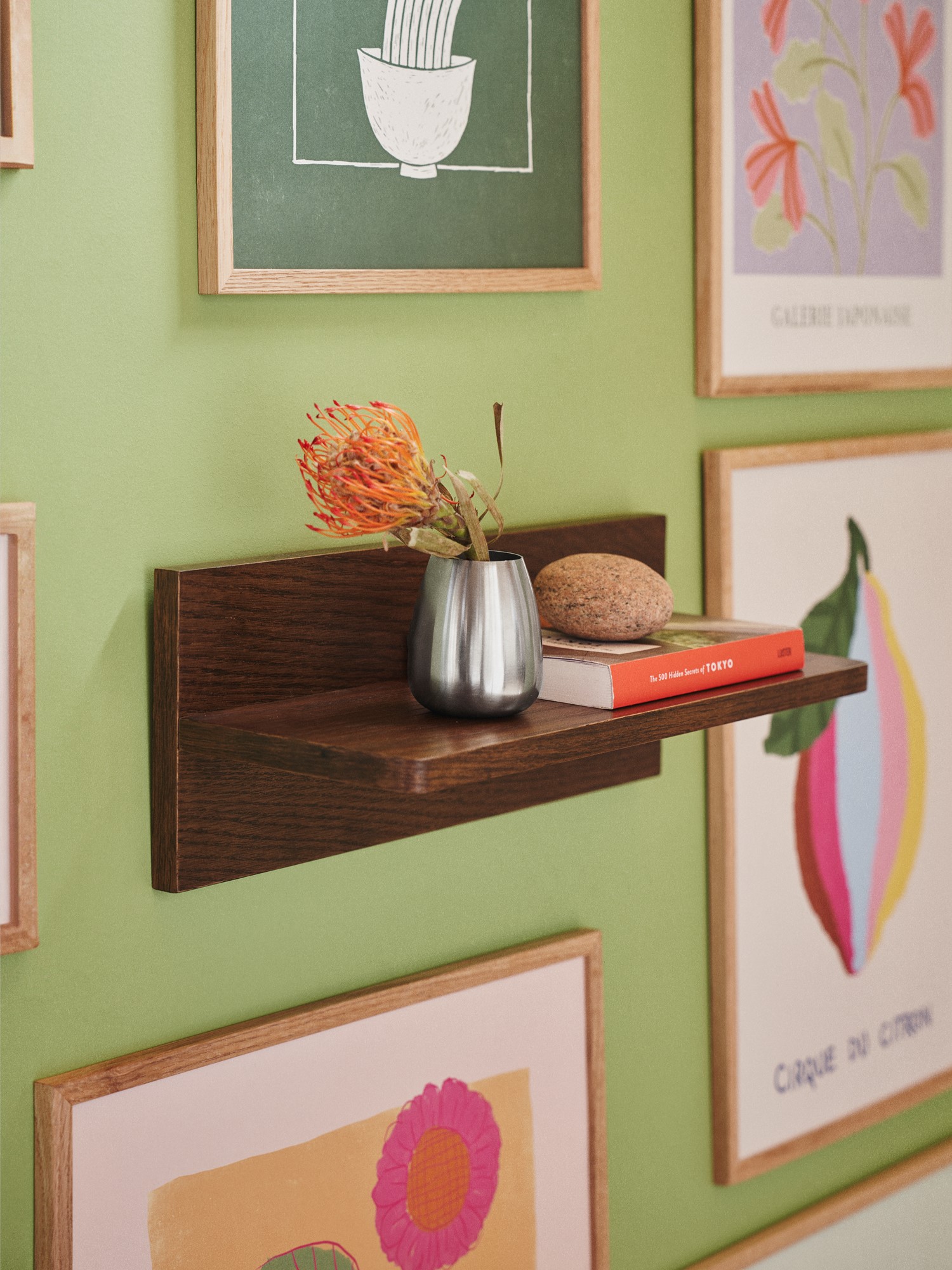 Vägghylla | MDF/ekfaner. 40 x 15 x 15 cm. | Dark Wood