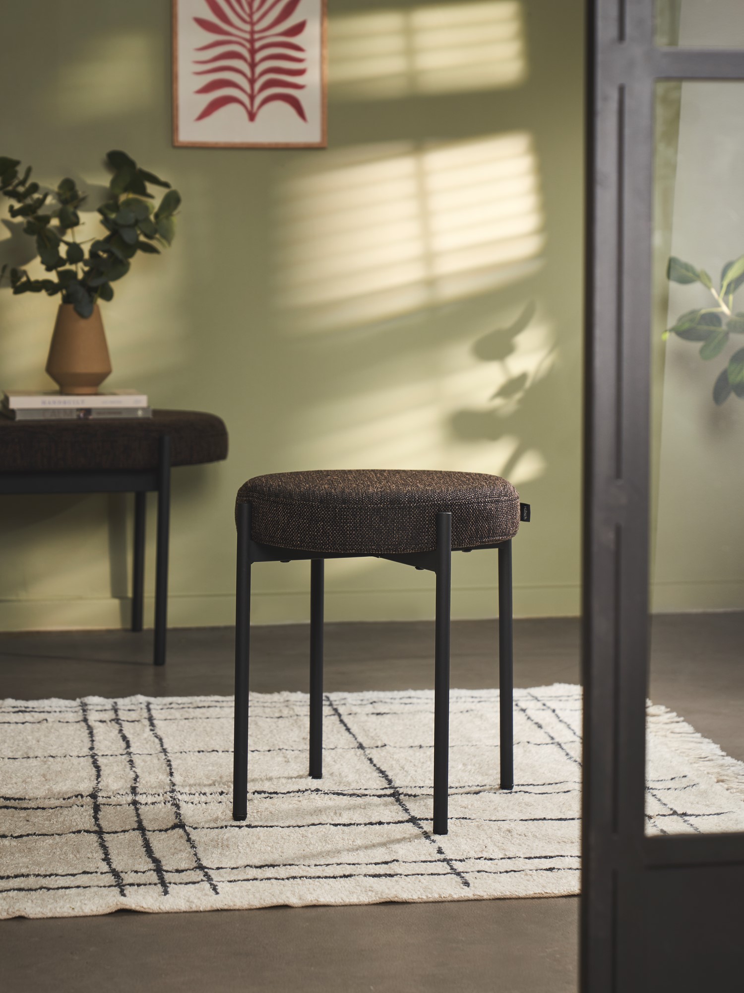 Chairs | Find dining chairs and velvet chairs | Søstrene Grene