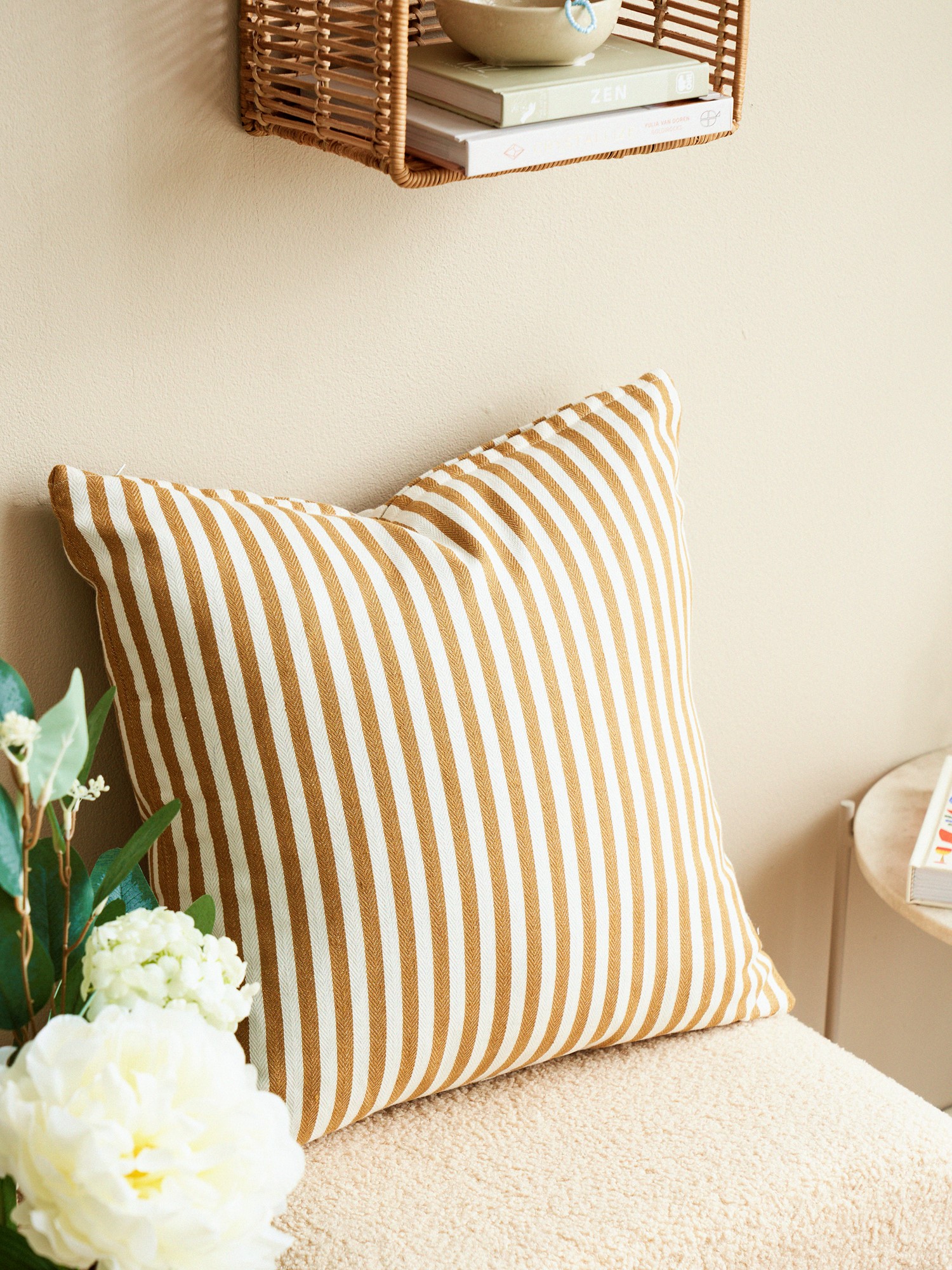 Decorative cushions | Adorn your home | Søstrene Grene