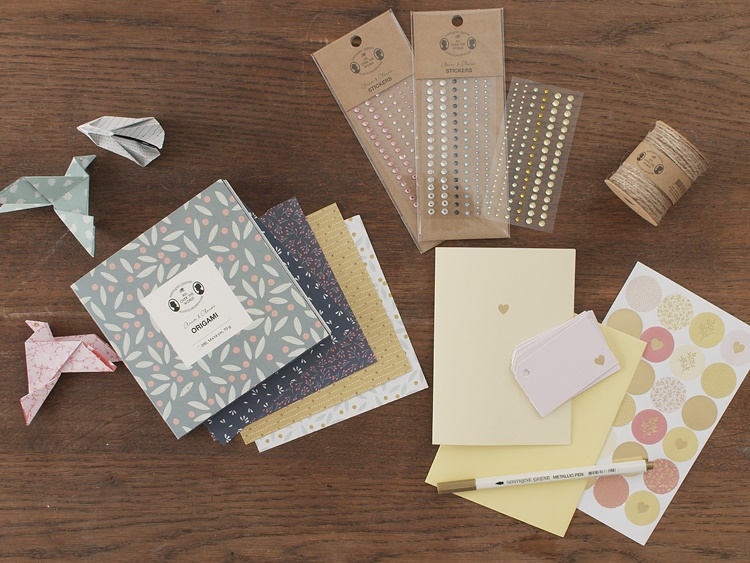 Fold a dove in origami paper – Søstrene Grene á Íslandi